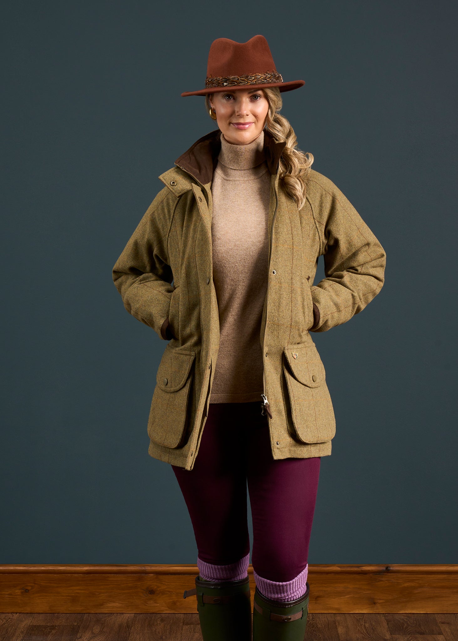 Combrook Ladies Shooting Coat In Grove – Alan Paine